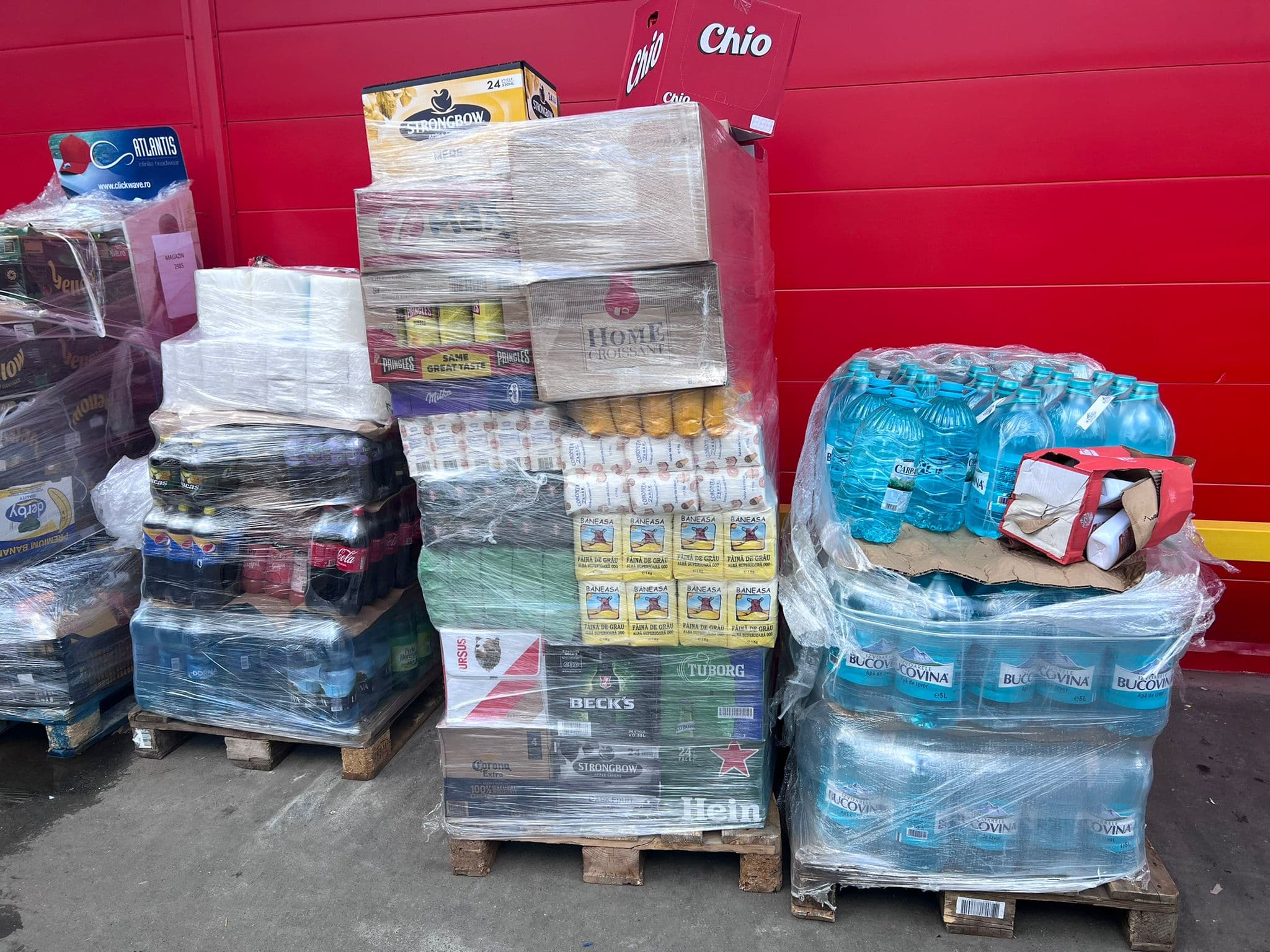 UPDATE: Timișoara – La Profi un palet de Coca-Cola a fost ținut la 40 ...